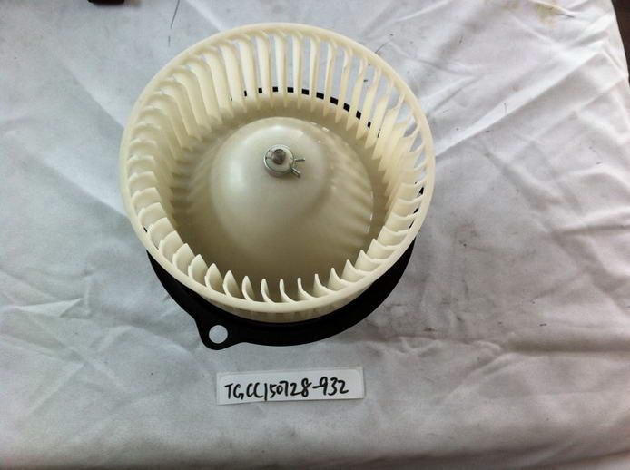 Vacío cansada mal humor soplador komatsu Triturado lucha Inmundicia