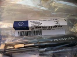 Mercedes Benz W220589019930 Fitting on 100outlets.com